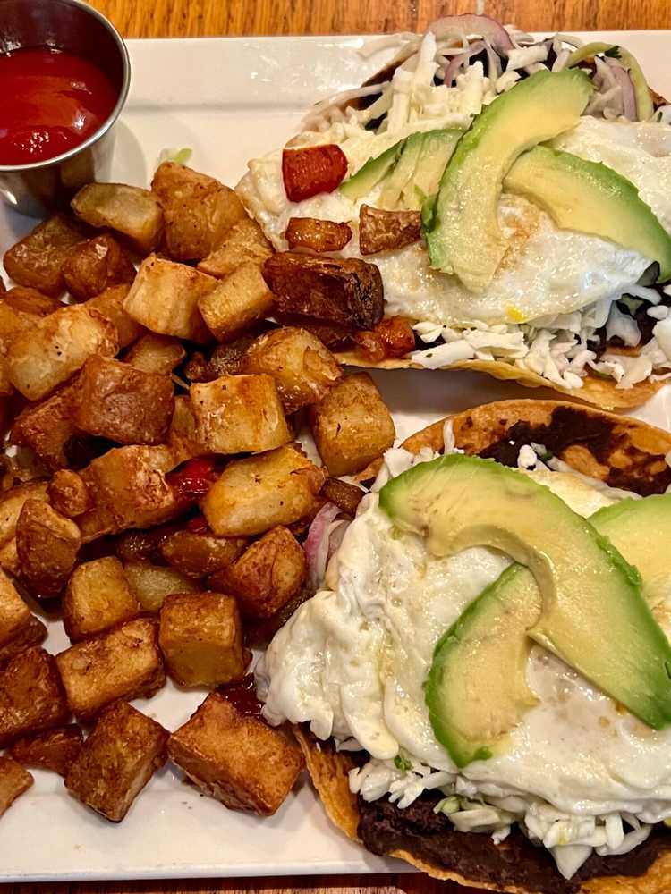 Hank's Oyster Bar Brunch Review by Bottomless Bros DC